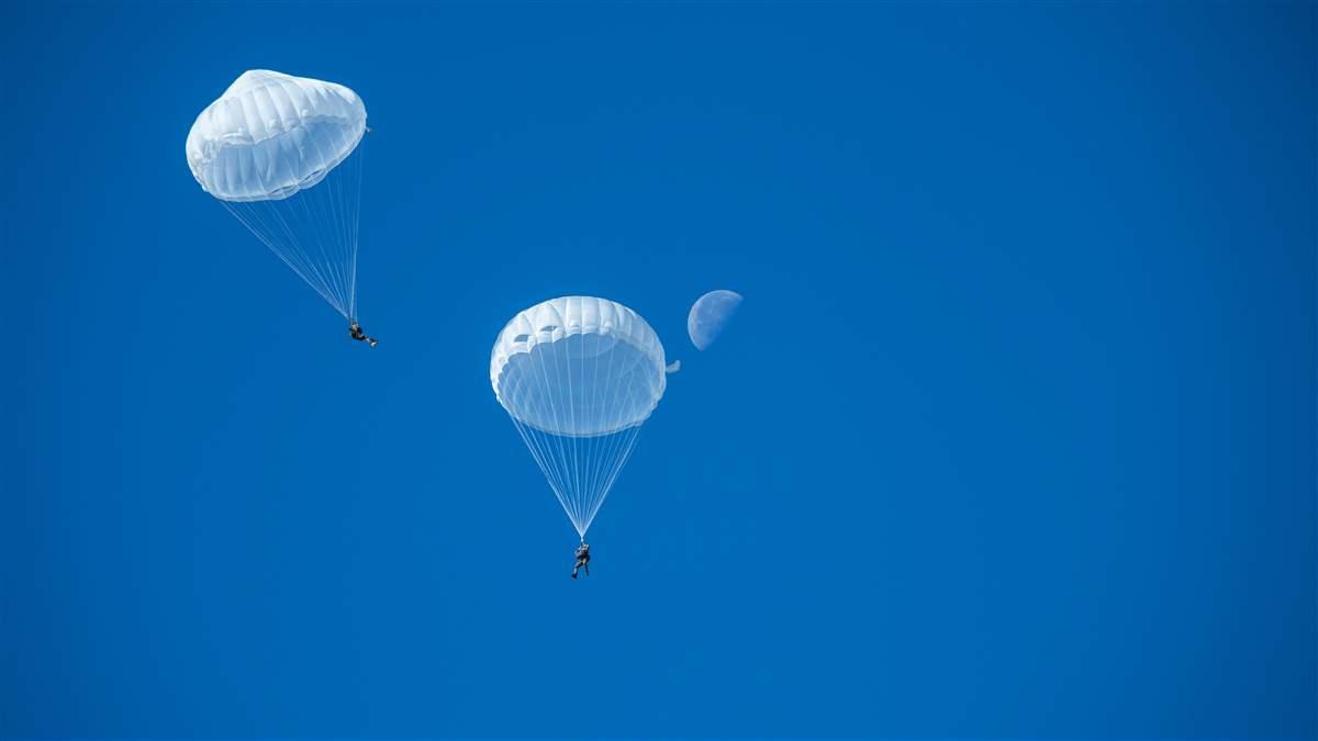 Do Parachutes Prevent Injury? - Legal & Medical Services (PPS) | AOPA